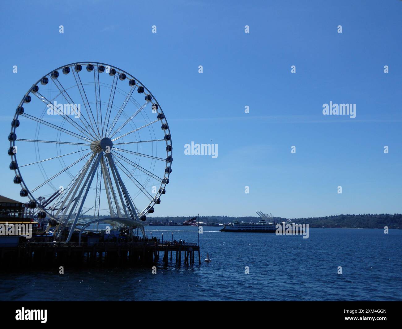 Seattle Seafront Ferris Wheel Stock Photo - Alamy