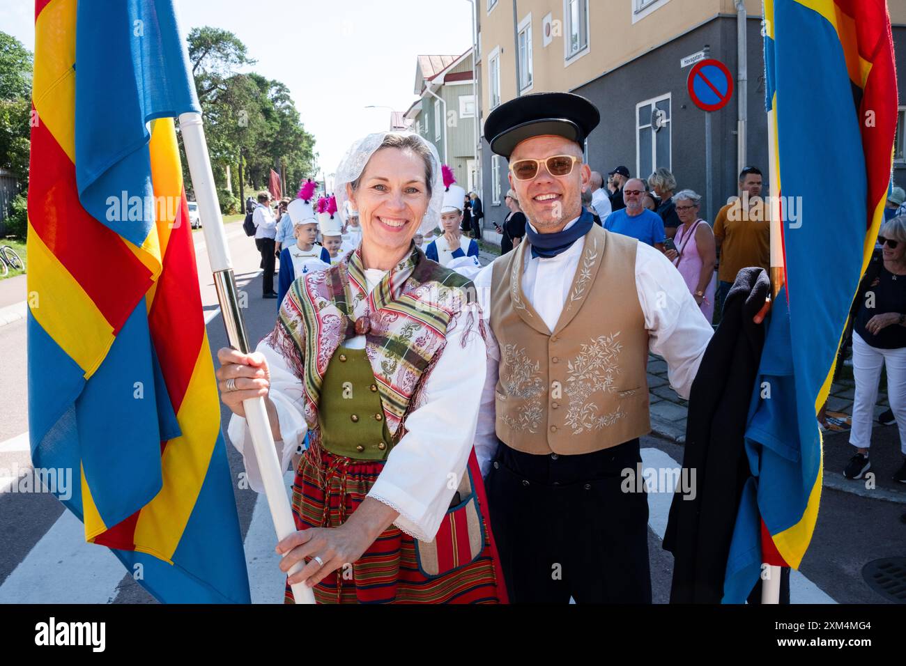 Aland traditional dress hi-res stock photography and images - Alamy