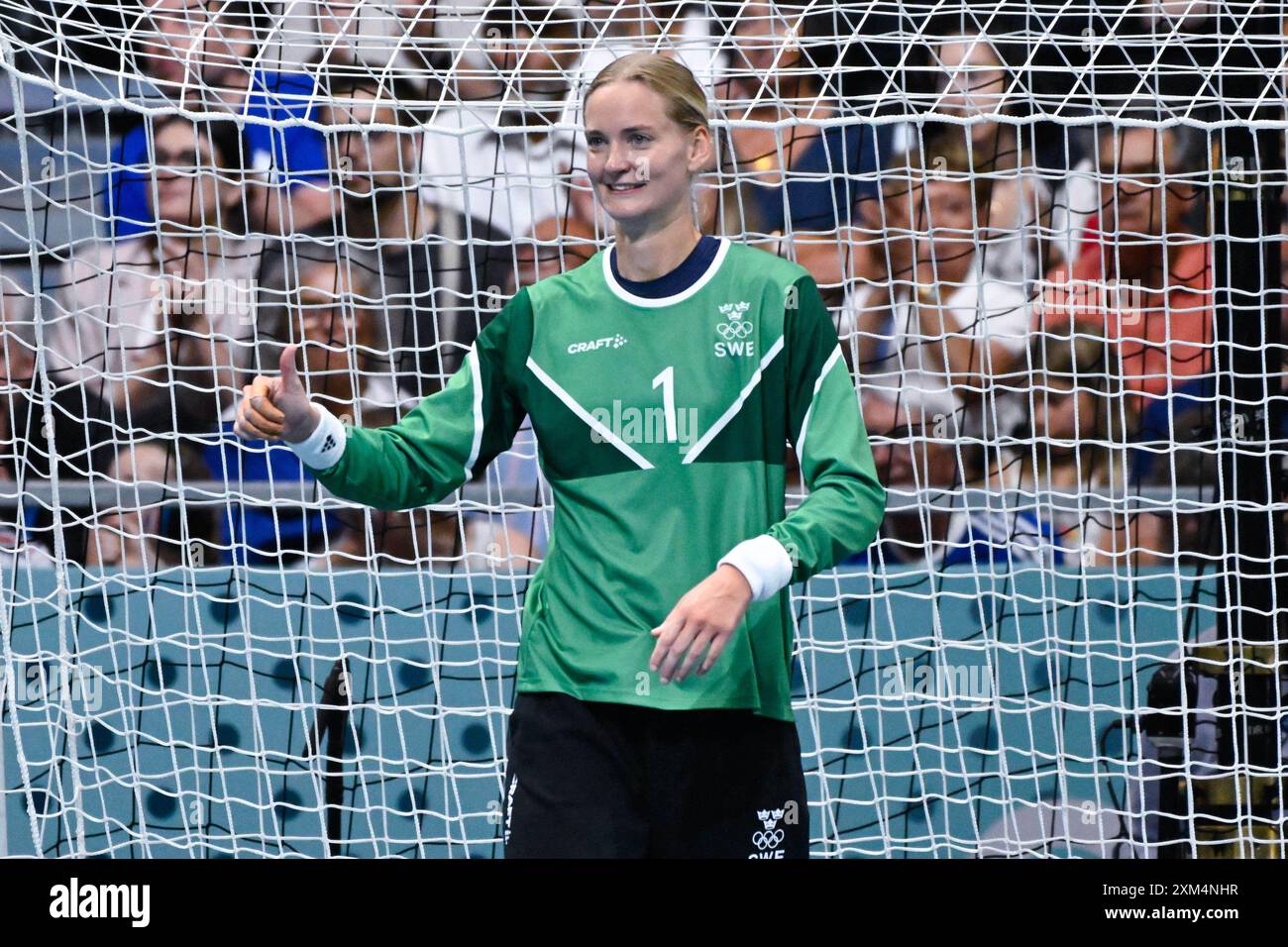 Johanna Bundsen of Sweden, Handball, Women's Preliminary Round Group A ...