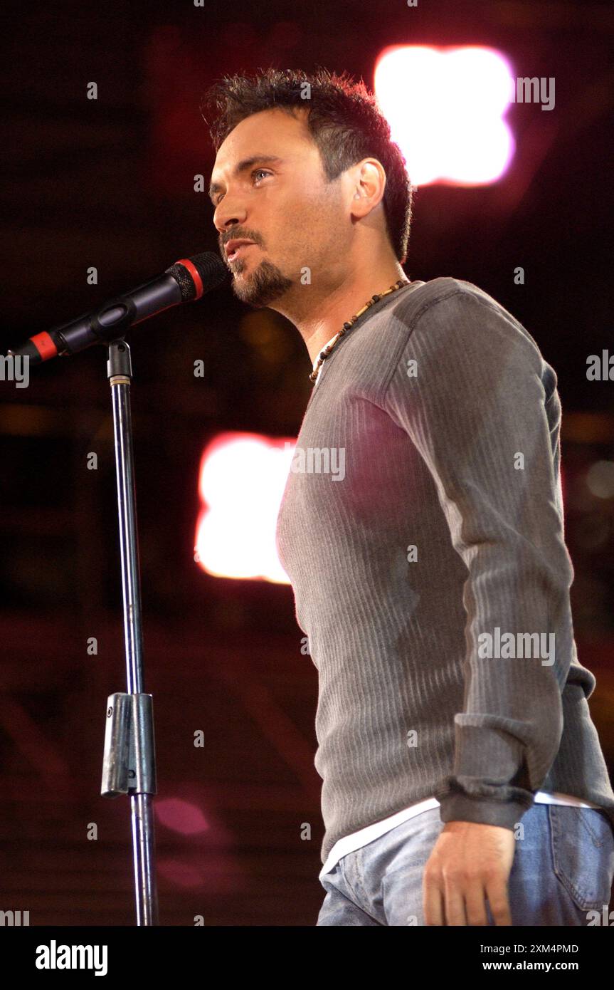 Verona Italy 07/09/2002: Nek,Italian singer, during the television show ...