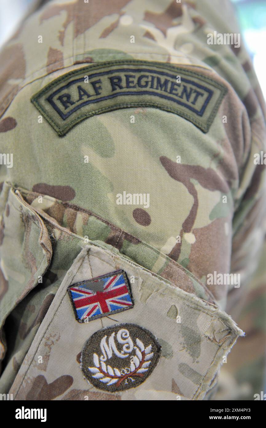 Raf regiment uniform hi-res stock photography and images - Alamy