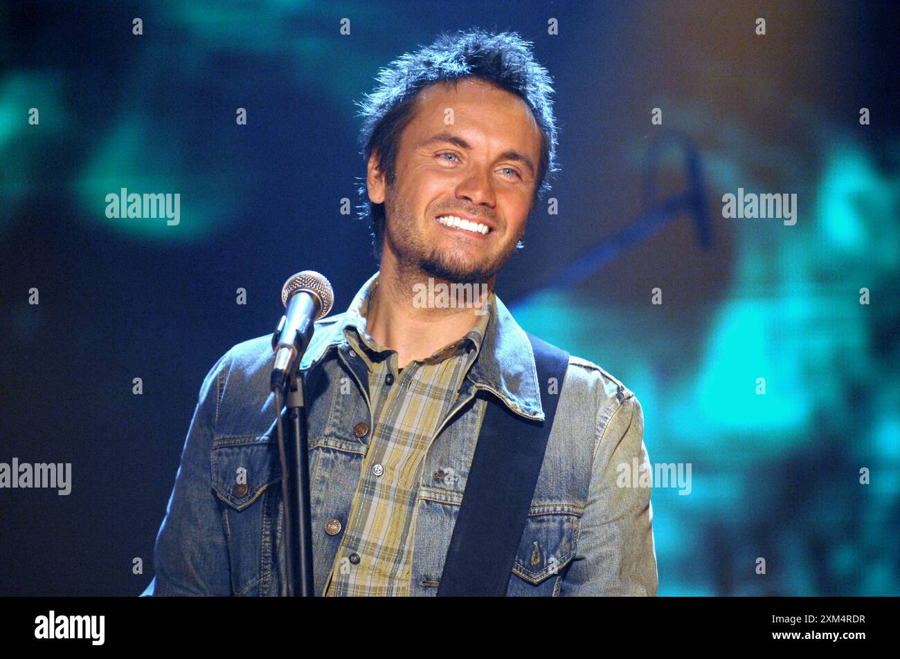Milan Italy 25/10/2006: Nek,Italian singer, during the television show ...