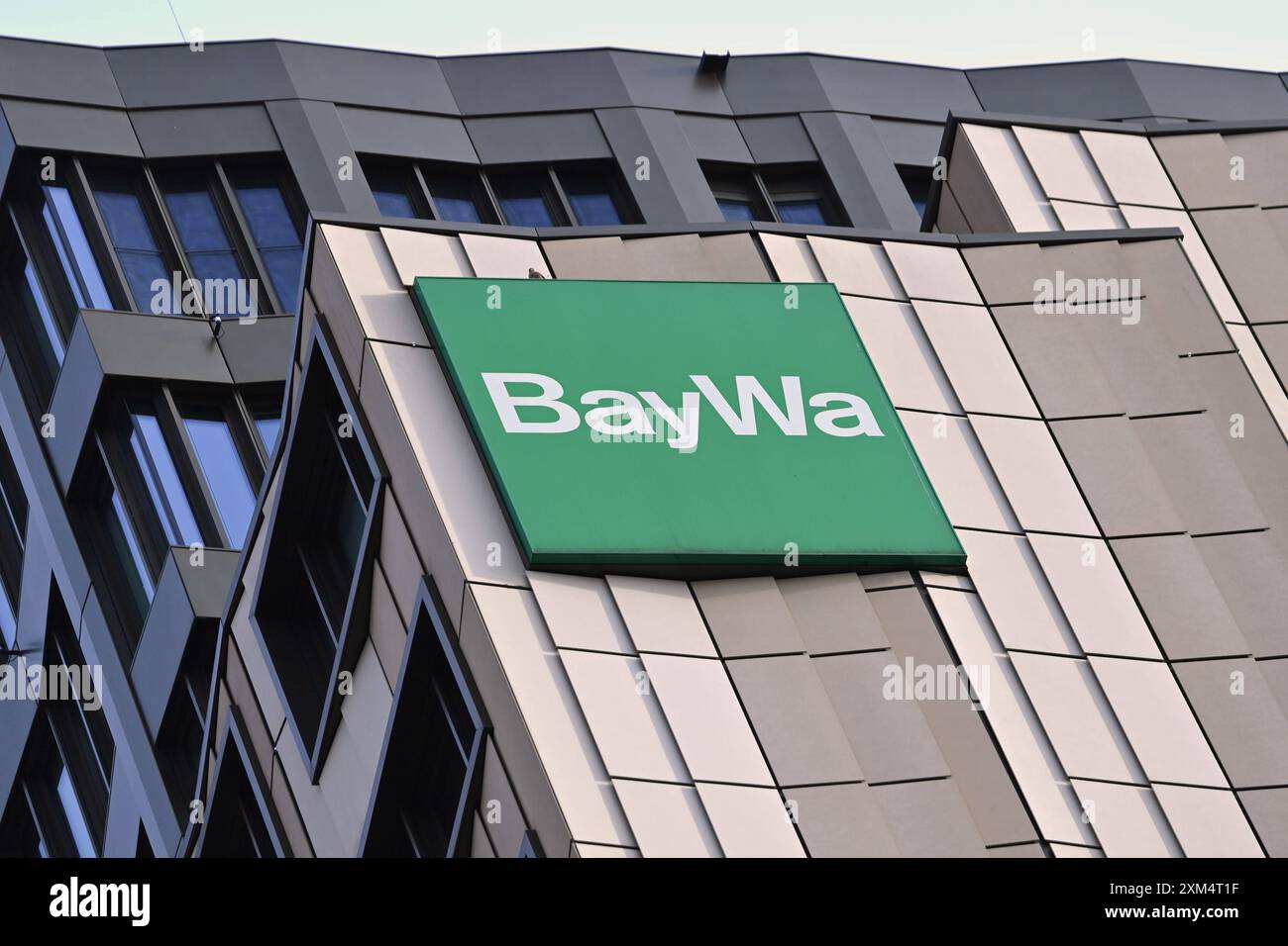 Agrarkonzern BayWa in schwerer Krise .BayWa Schriftzug,Logo,Emblem ...