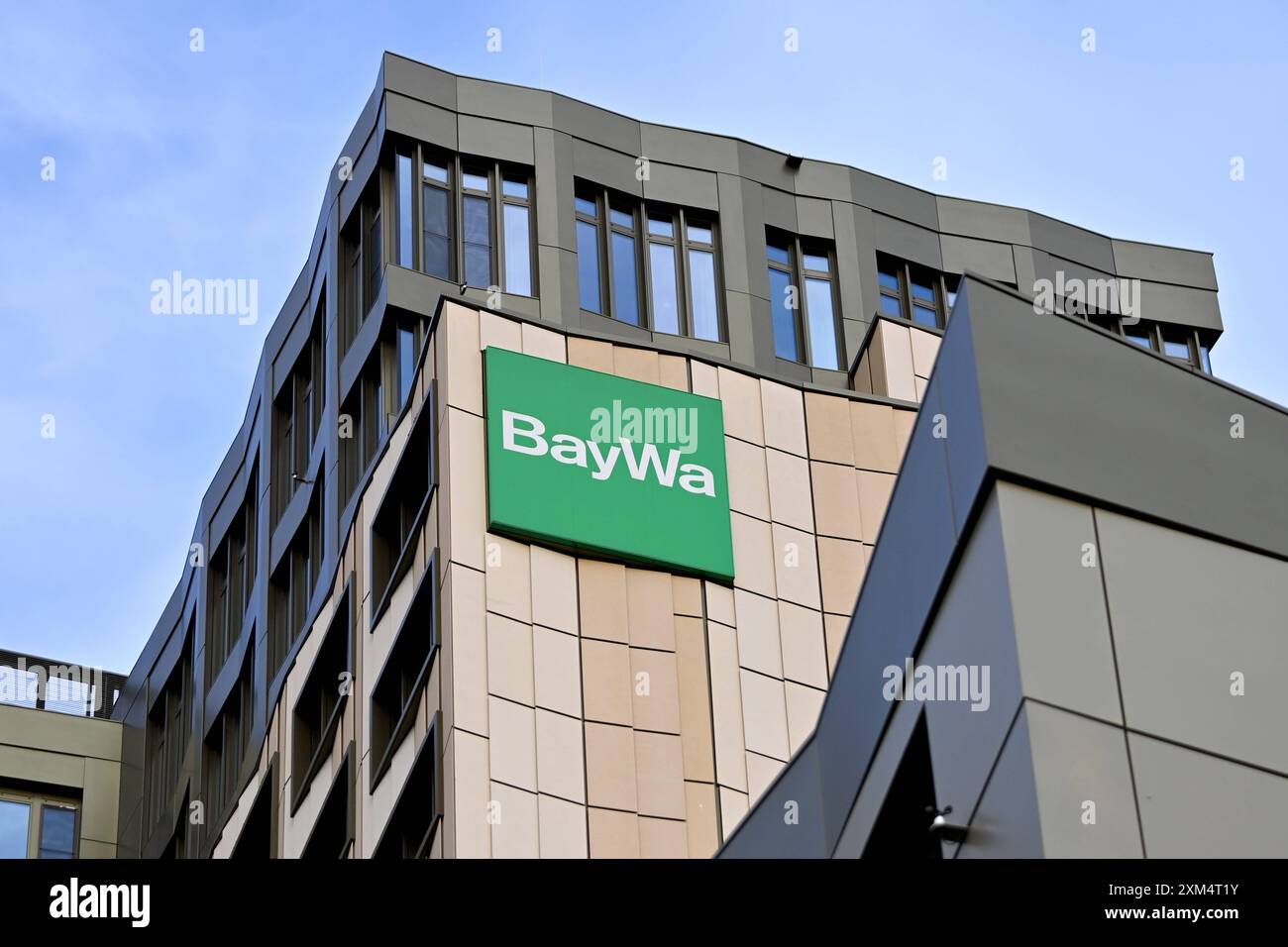 Agrarkonzern BayWa in schwerer Krise .BayWa Schriftzug,Logo,Emblem ...