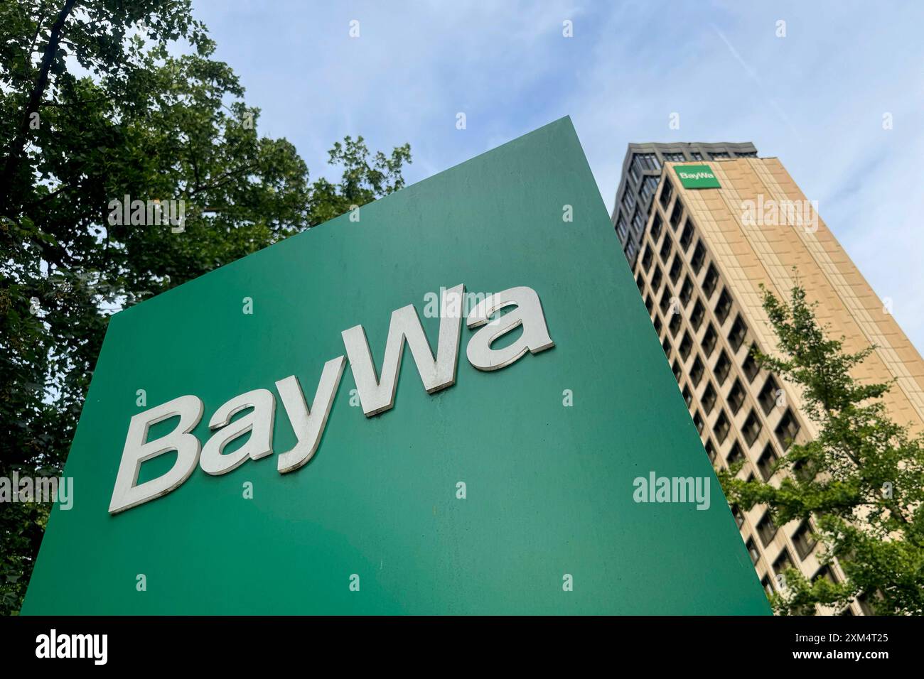 Agrarkonzern BayWa in schwerer Krise .BayWa Schriftzug,Logo,Emblem ...