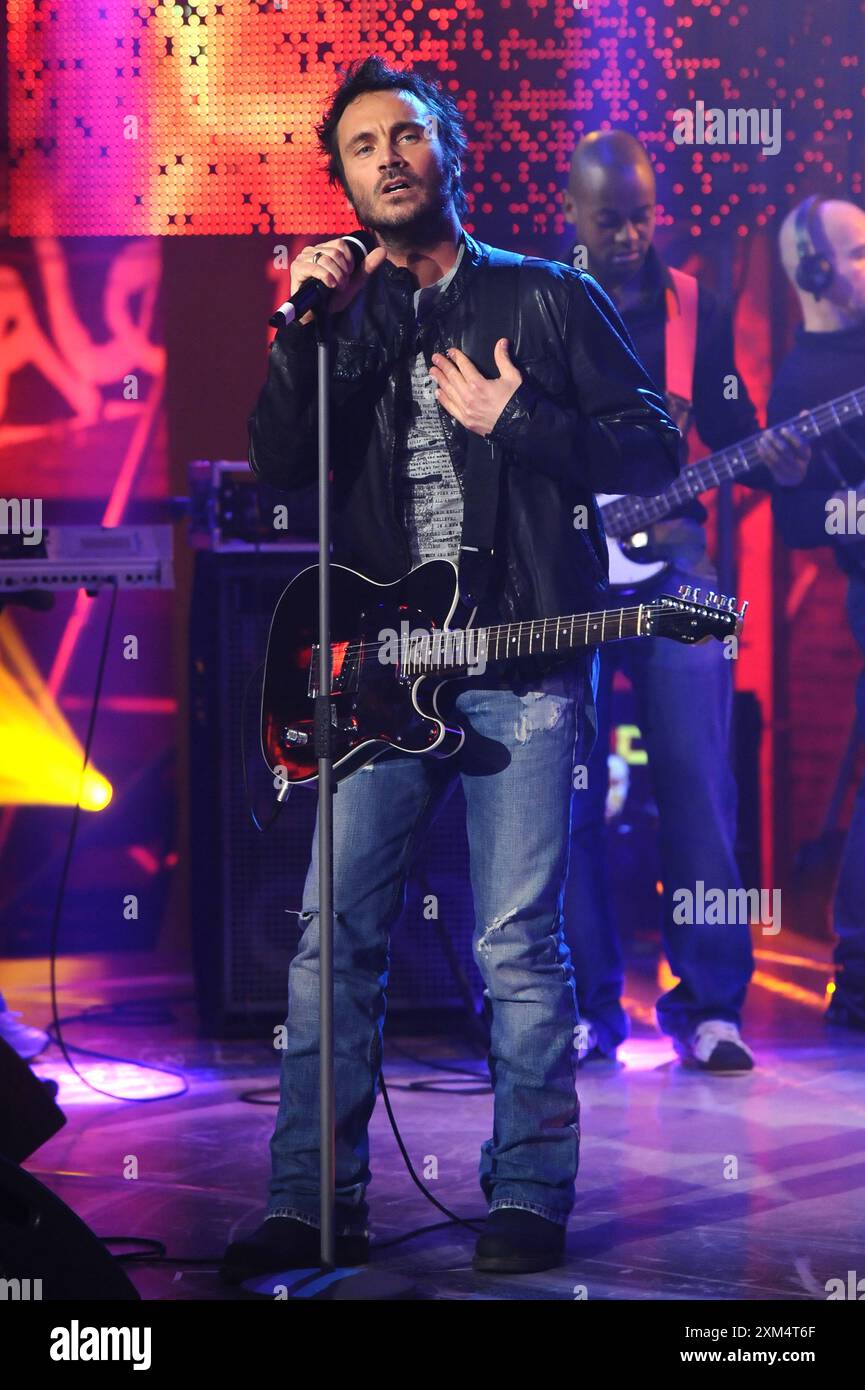 Milan Italy 20/11/2008: Nek,Italian singer,during the television show ...