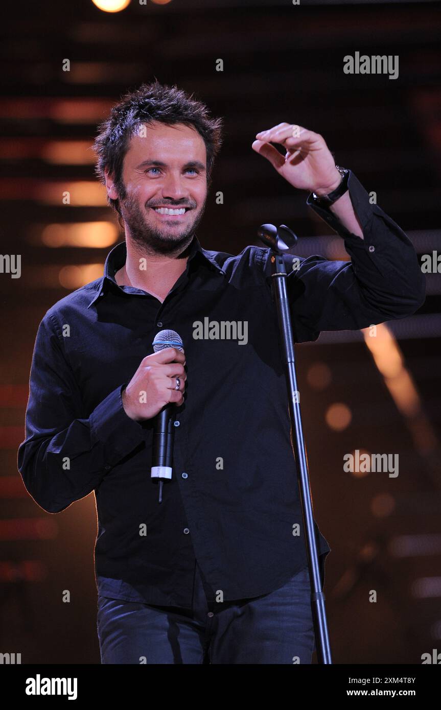 Milan Italy 07/06/2009: Nek,Italian singer,during the television show ...