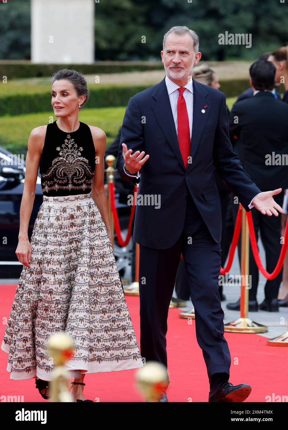 Spain's King Felipe VI and Spain's Queen Letizia arrive at a gala ...