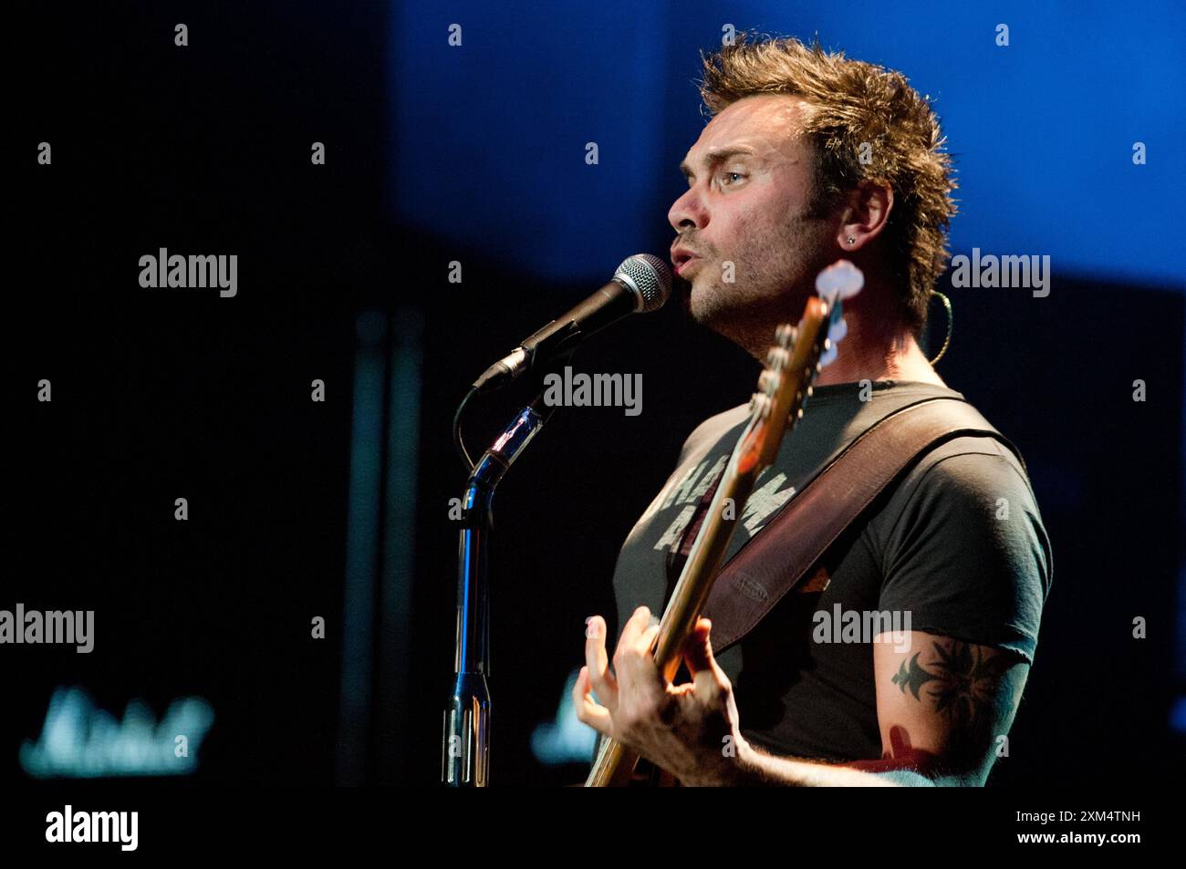 Italian singer nek hi-res stock photography and images - Alamy