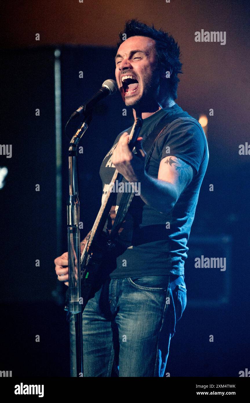 Italian singer nek hi-res stock photography and images - Alamy