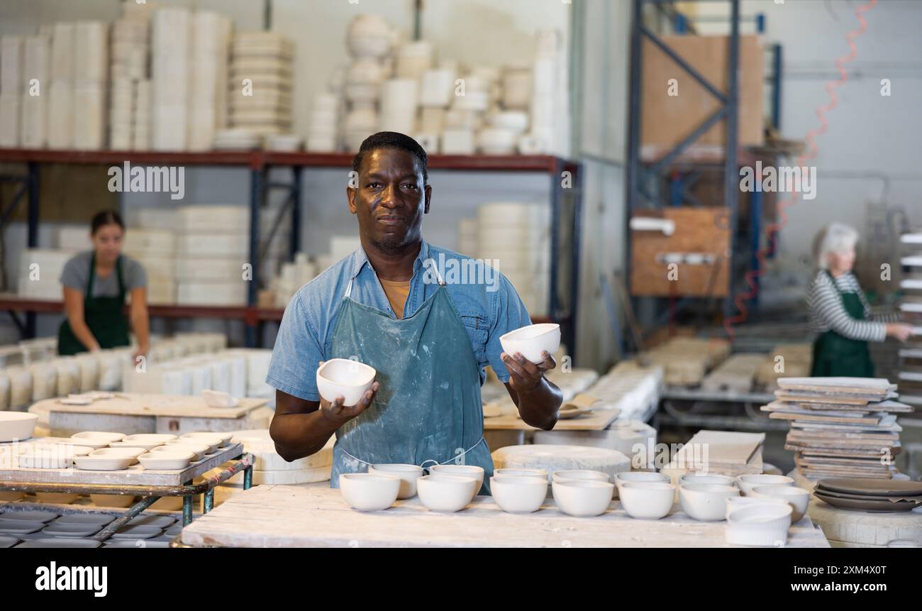 Nigerian potter hi-res stock photography and images - Alamy