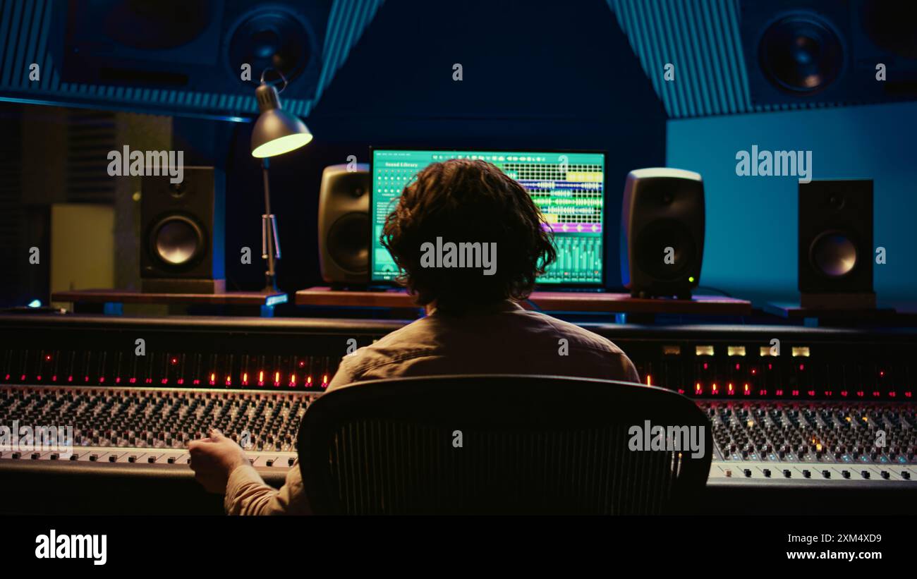 Soundproof camera booth hi-res stock photography and images - Alamy