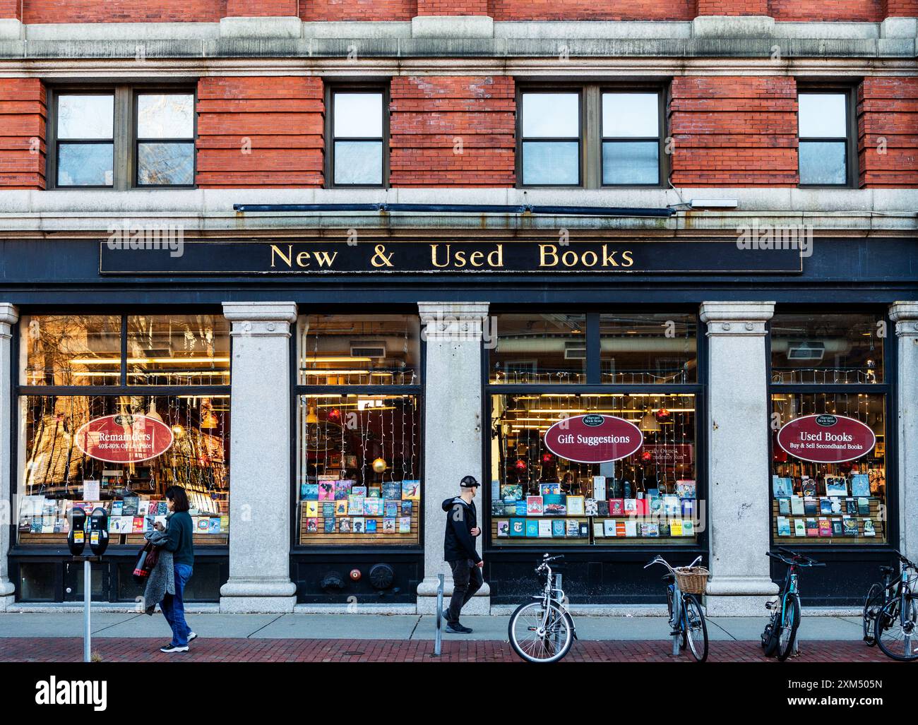 Harvard square book store hi-res stock photography and images - Alamy