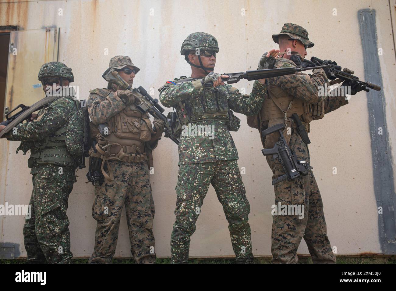 U.S. Marines assigned to Charlie Company, Battalion Landing Team 1/5 ...