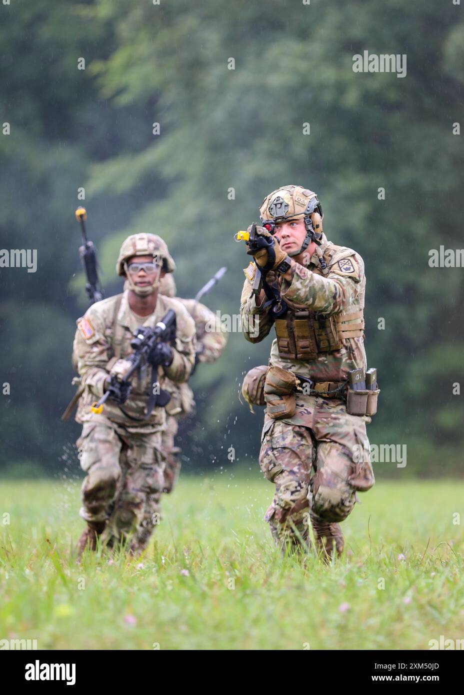 Tennessee Army National Guard Soldiers of the 890th Sapper Company at ...