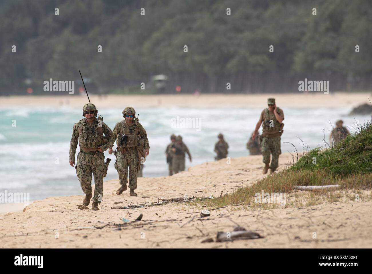 Coast Guardsmen from Port Security Unit 311, Shoreside Security ...