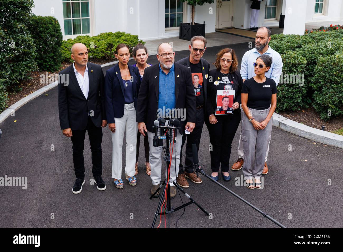 (From left to right) Adi Alexander, father of Edan Alexander, Yael ...