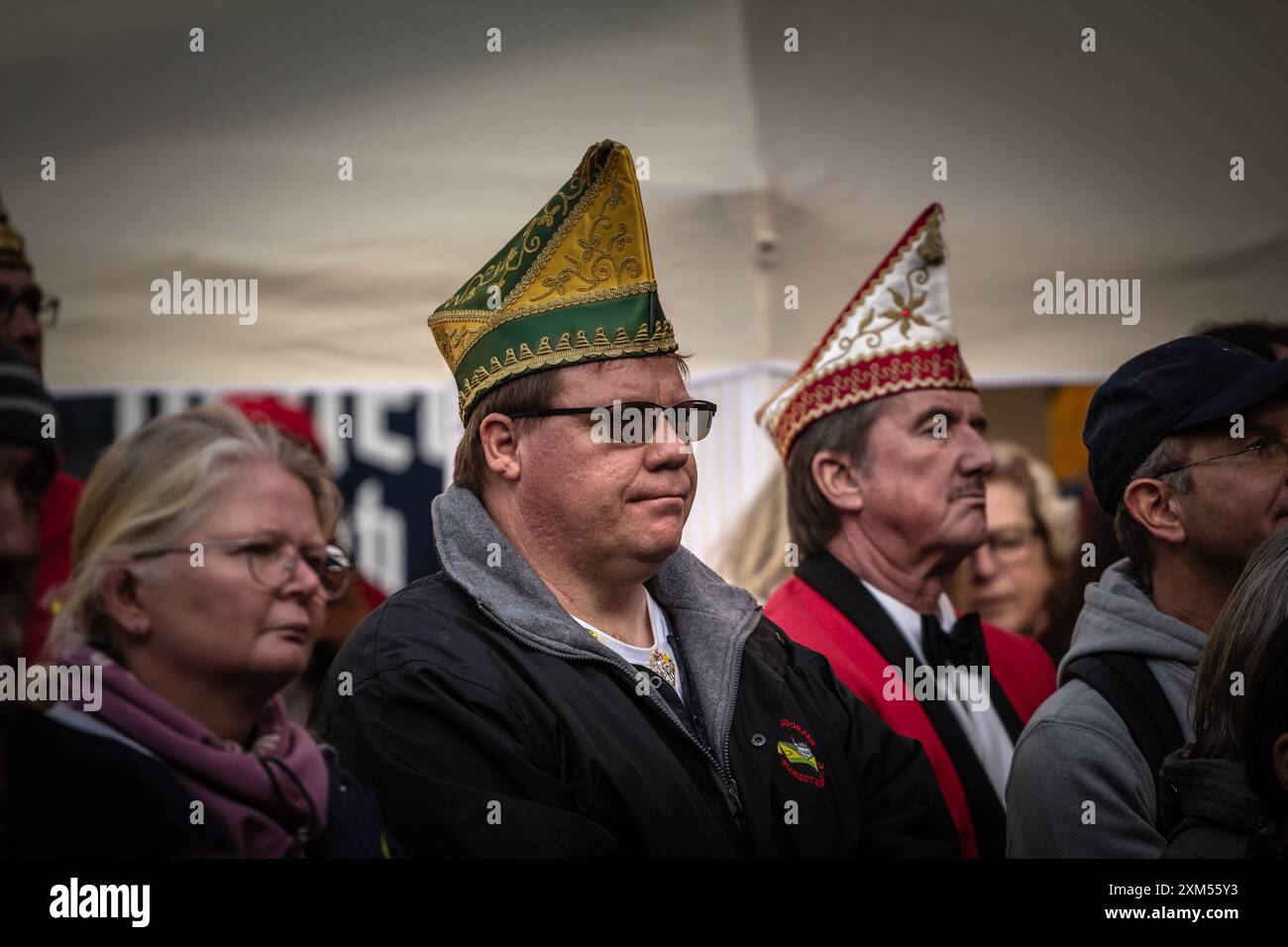 Picture of an men dressed in carnival costume costume for Troisdorf ...