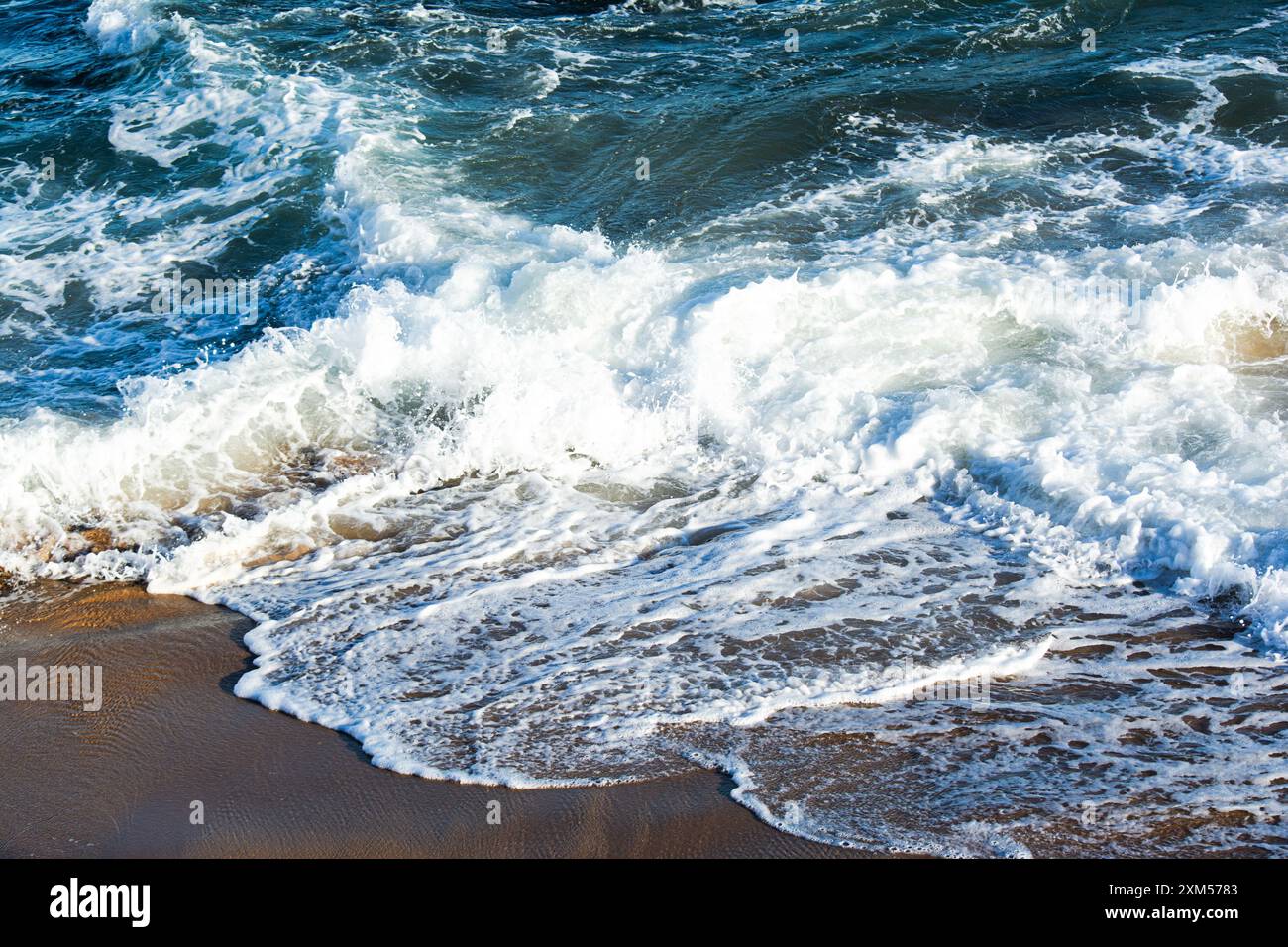 Strong sea waves hi-res stock photography and images - Alamy