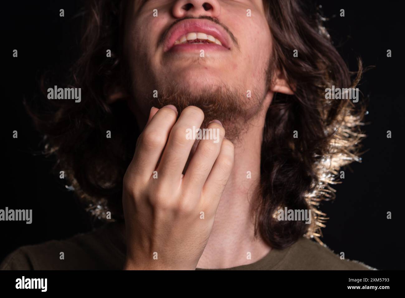 Man scratching his neck with his hand. Skin disease. Irritation ...