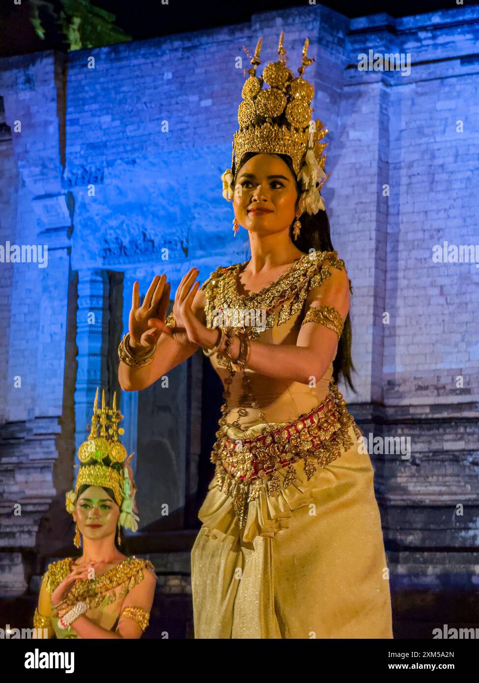 Apsara dancers performing in the Prasat Kravan Temple, dedicated to ...