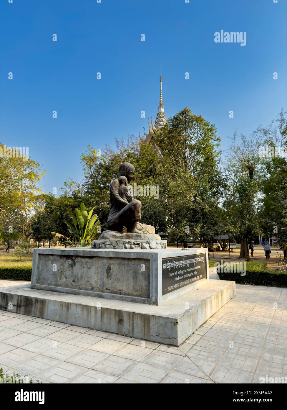 A statue dedicated to those killed during the Khmer Rouge conflict at ...