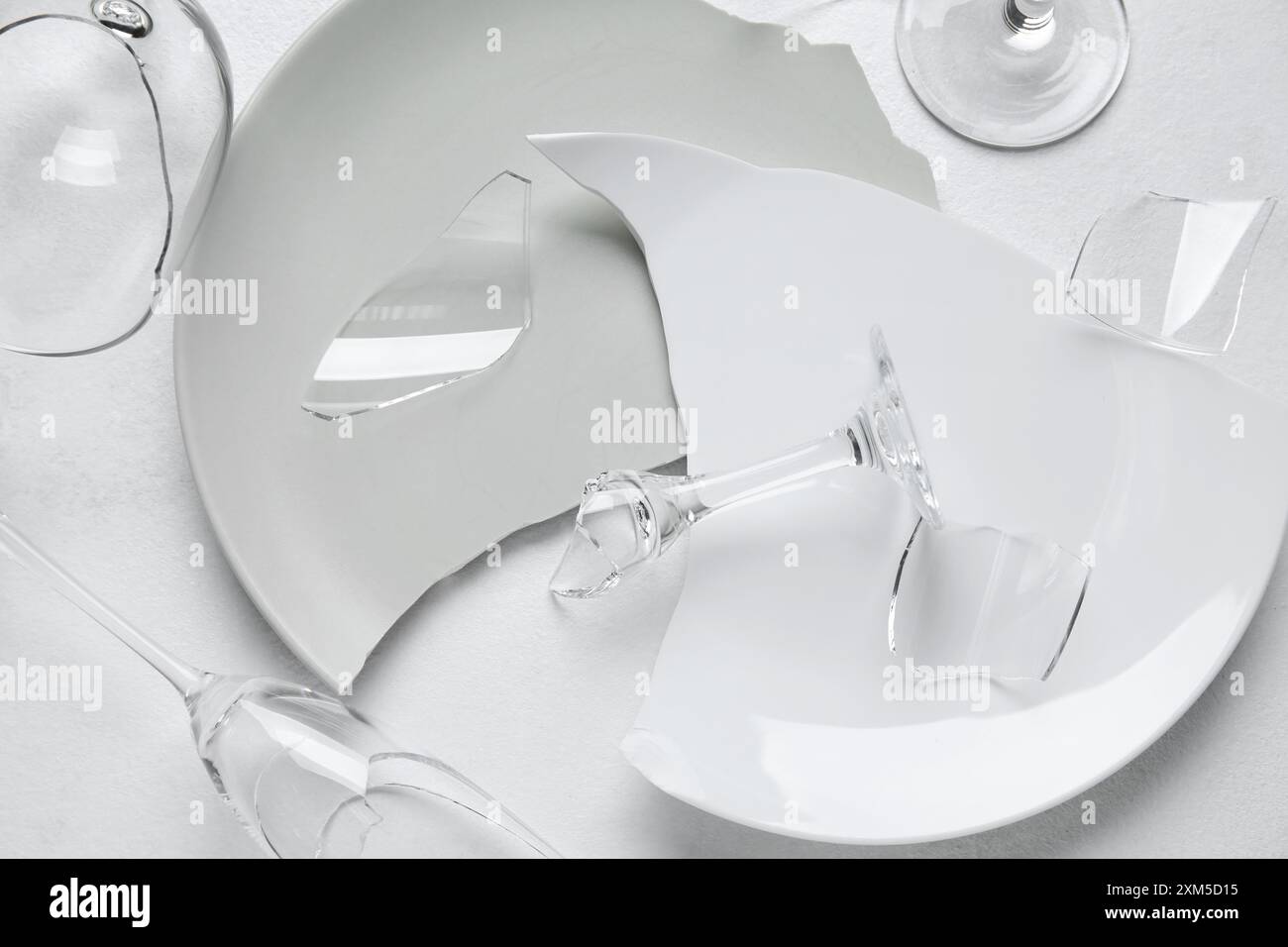 Broken dishes hi-res stock photography and images - Alamy