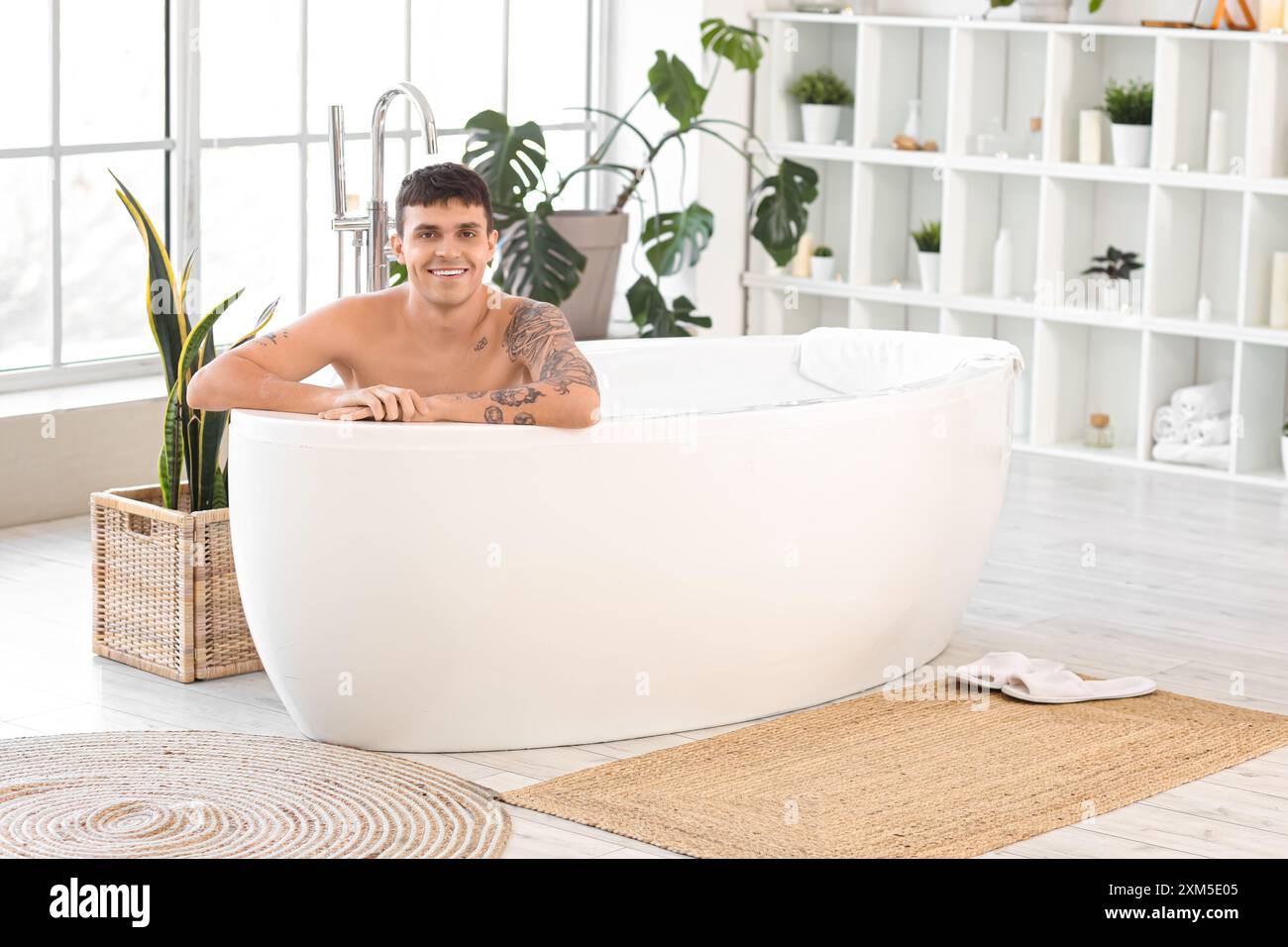 Man taking bath hi-res stock photography and images - Alamy