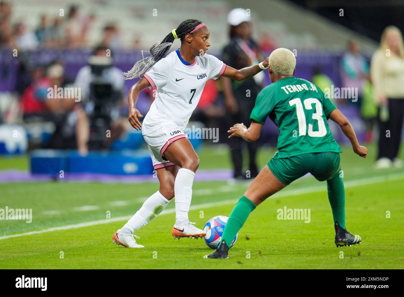 Crystal Dunn (USA) and Martha Tembo (Zambia), Football, Women's Group B ...
