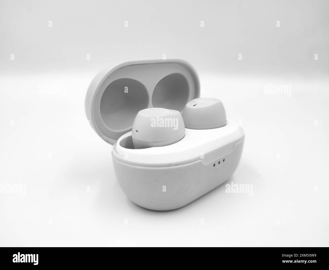 Earbuds template Black and White Stock Photos & Images - Alamy