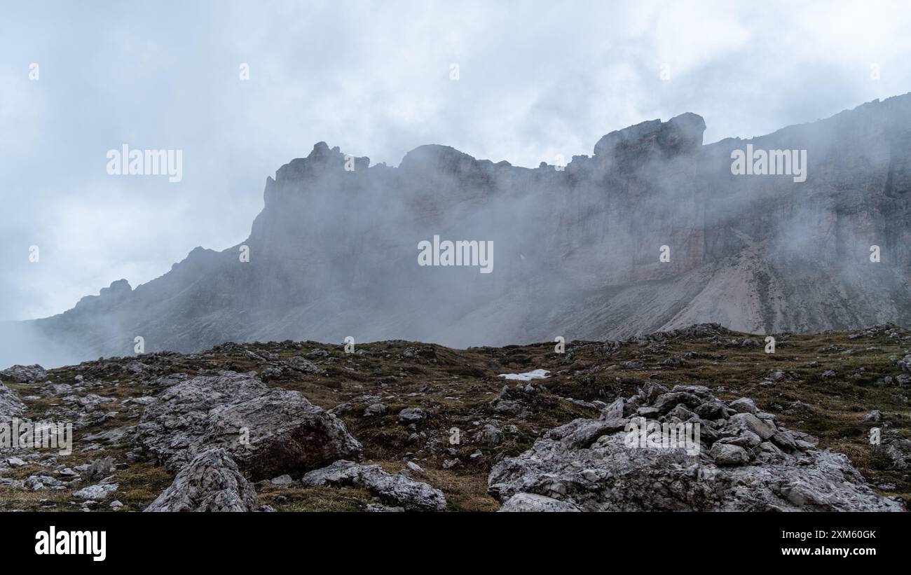 Discover the unique and imposing beauty of Val Vallunga, a hike that ...