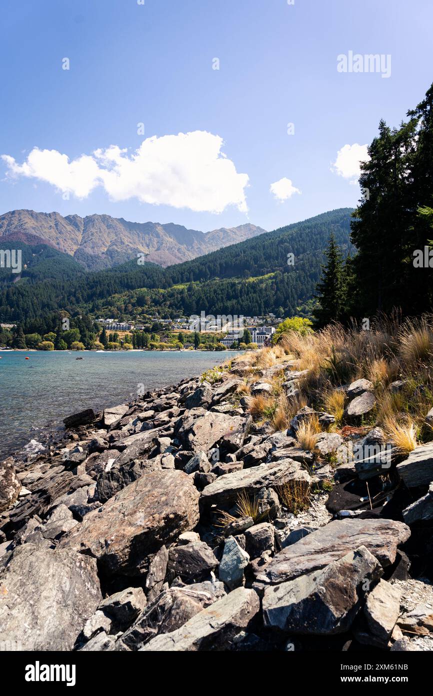 Serene lakeside view residential hi-res stock photography and images ...