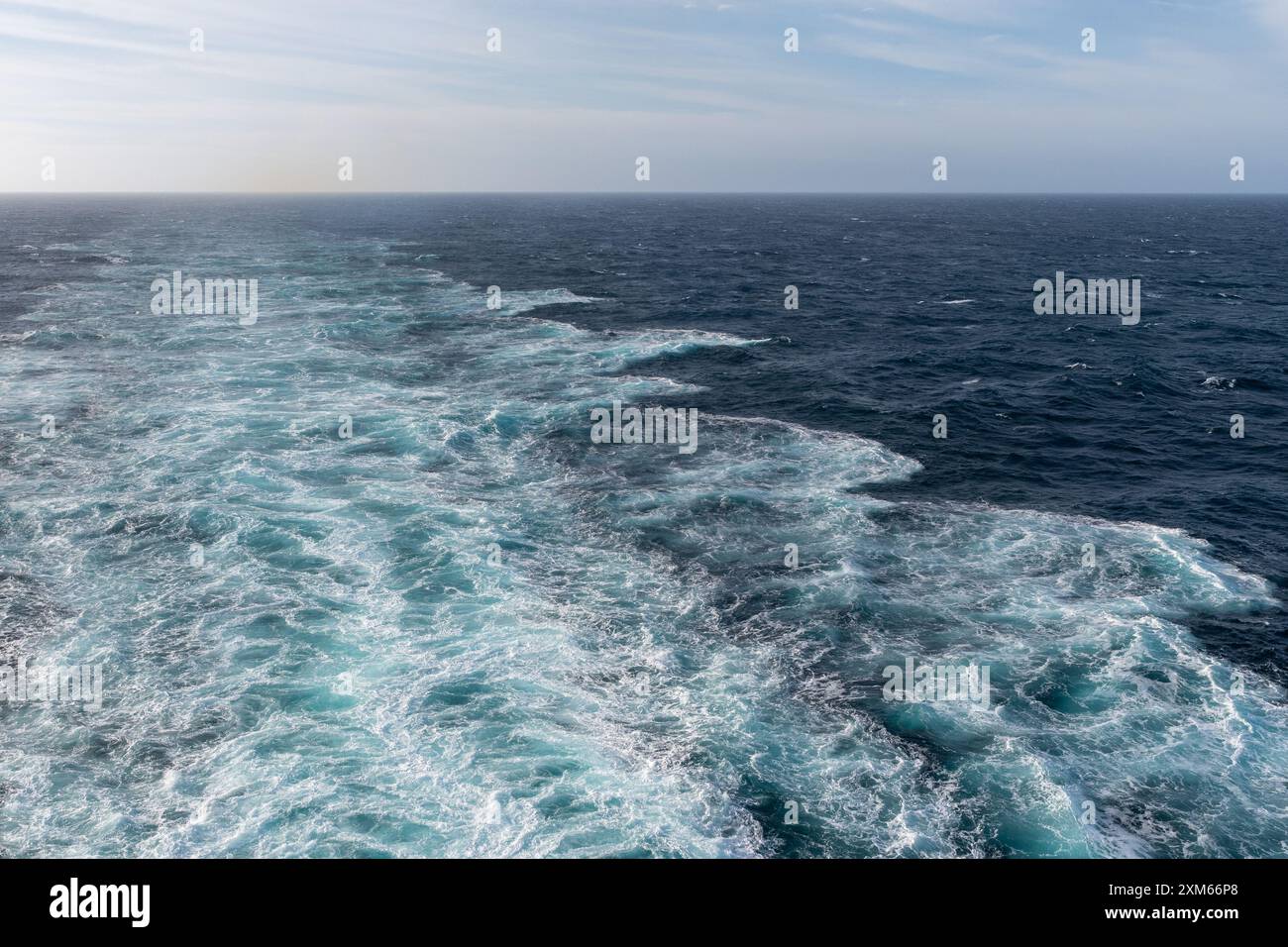 Expansive ocean view hi-res stock photography and images - Alamy