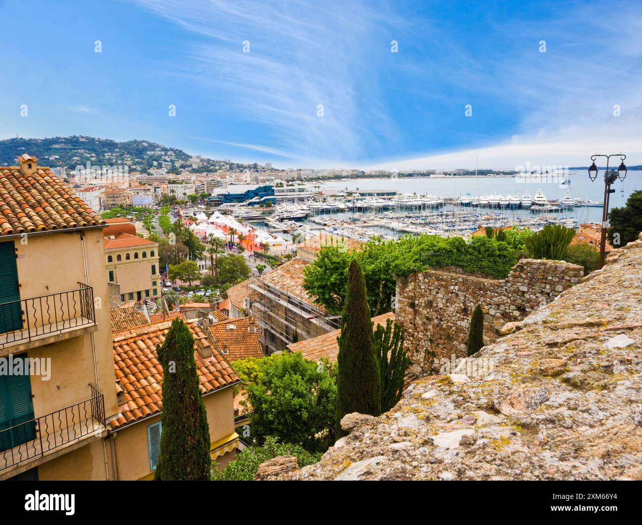 Cannes cathedral hi-res stock photography and images - Alamy