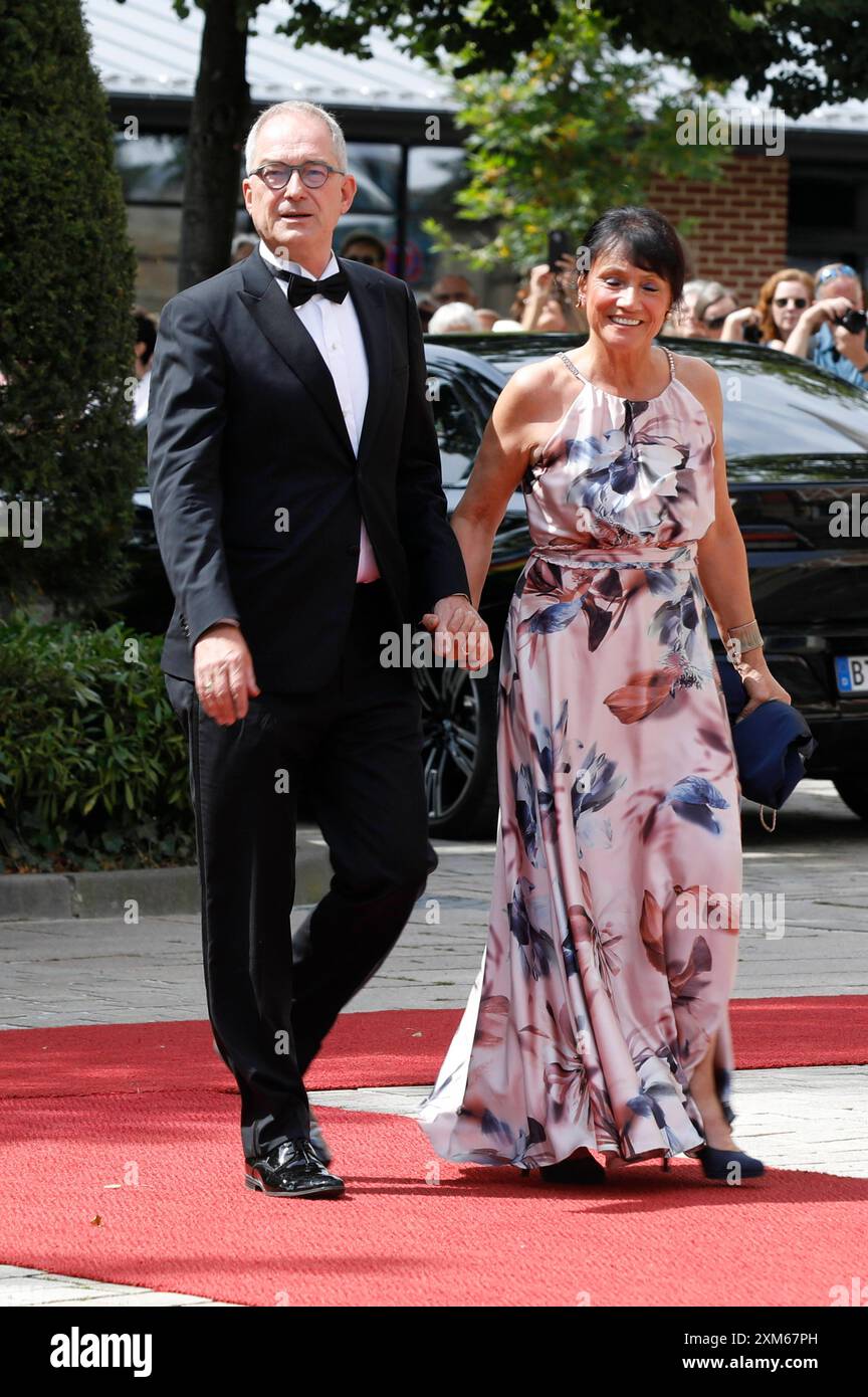 Stefan Leible mit Ehefrau Monika Görtz-Leible bei der Eröffnung der 112 ...