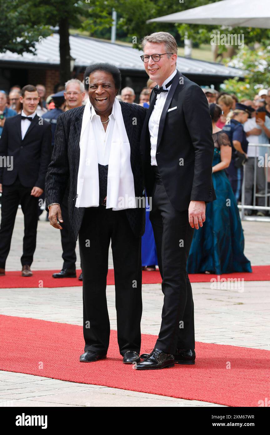 Roberto Blanco und Markus Blume bei der Eröffnung der 112. Richard ...