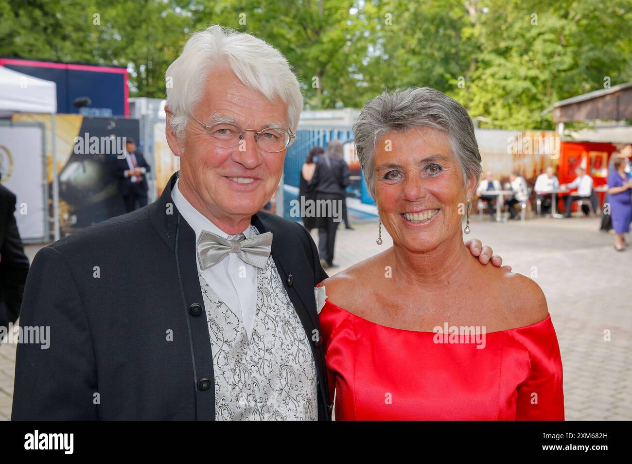 Brigitte Merk-Erbe mit Ehemann Thomas Erbe bei der Eröffnung der 112 ...