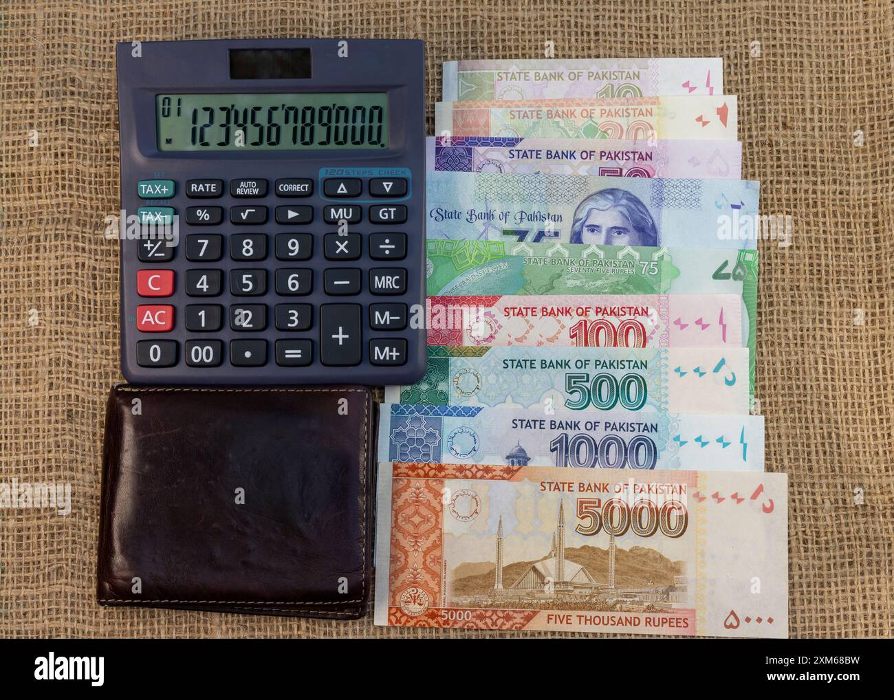 Pakistan 100 rupee note hi-res stock photography and images - Alamy