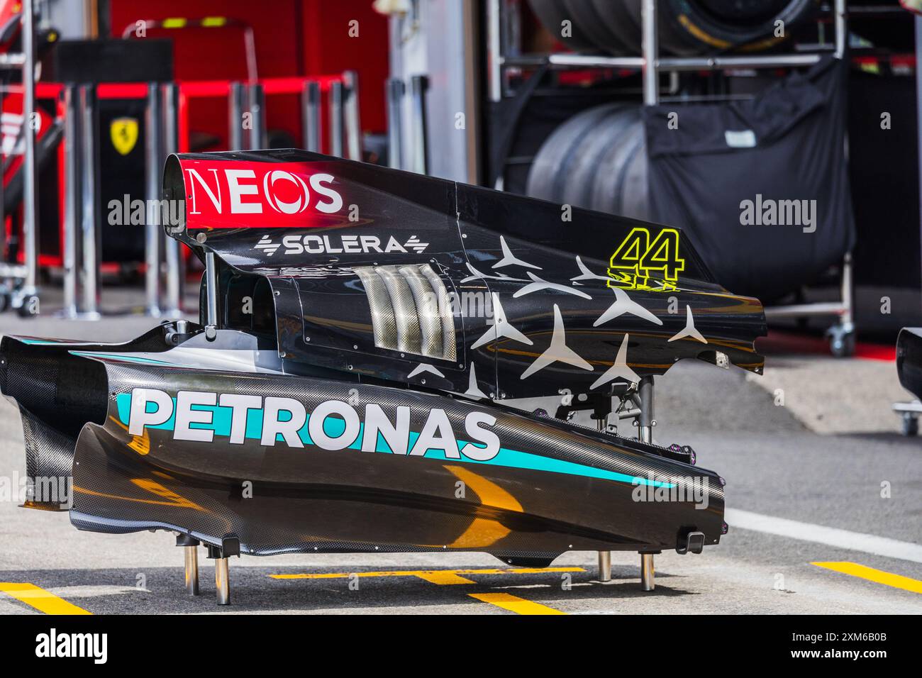 Side pods hi-res stock photography and images - Alamy