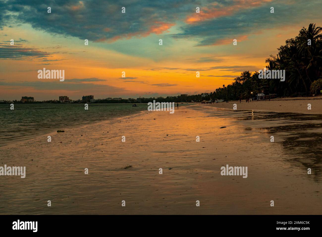 Bamburi beach hi-res stock photography and images - Alamy