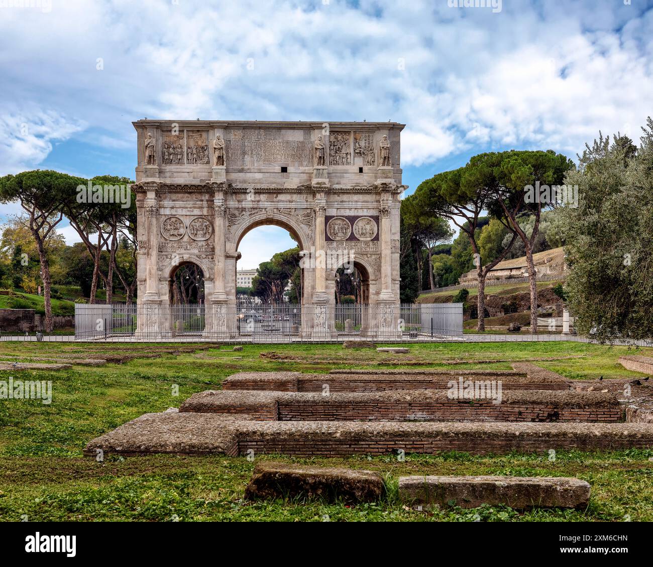 Arch of Constantine in Rome Stock Photo - Alamy