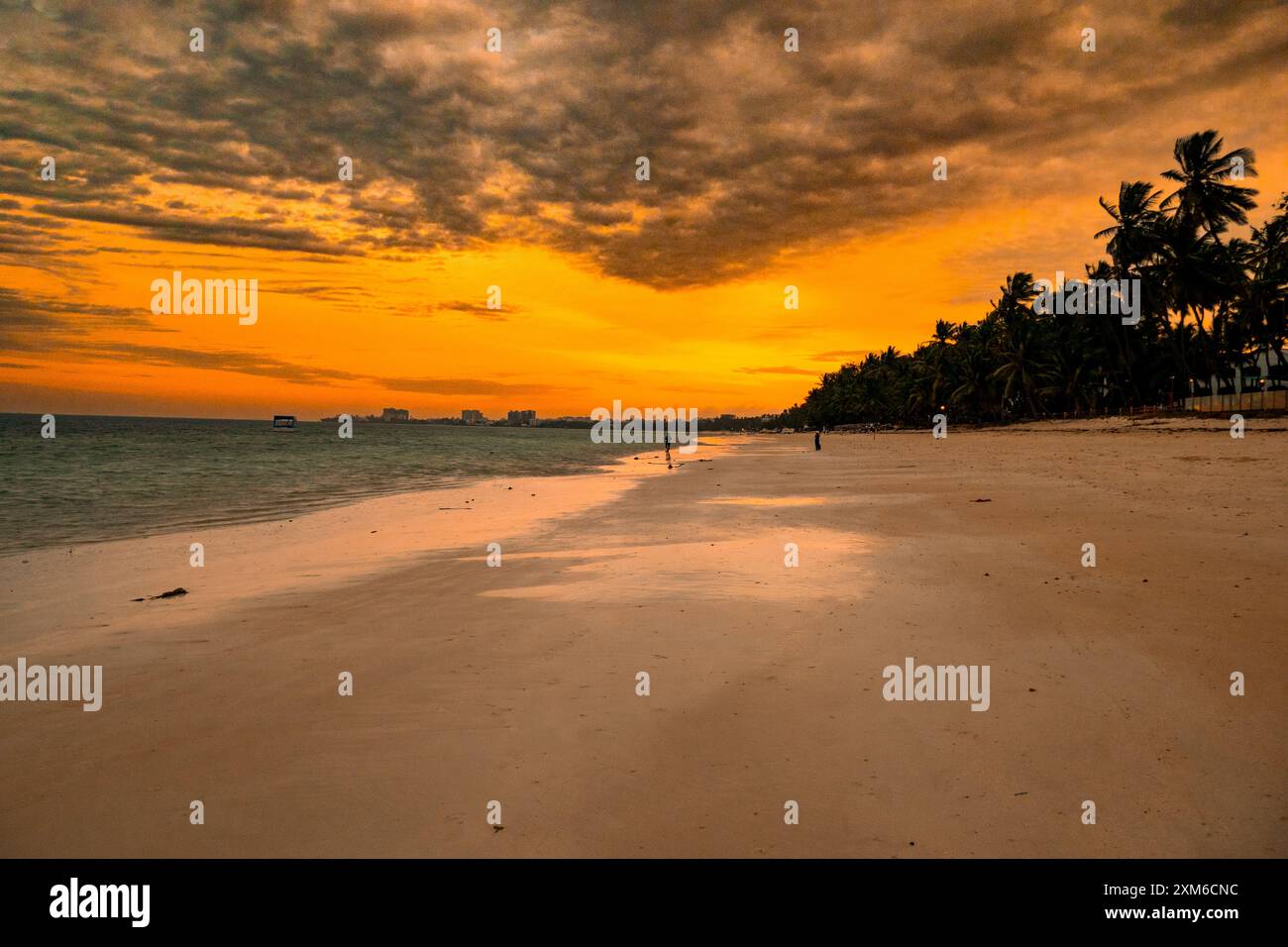 Bamburi beach hi-res stock photography and images - Alamy