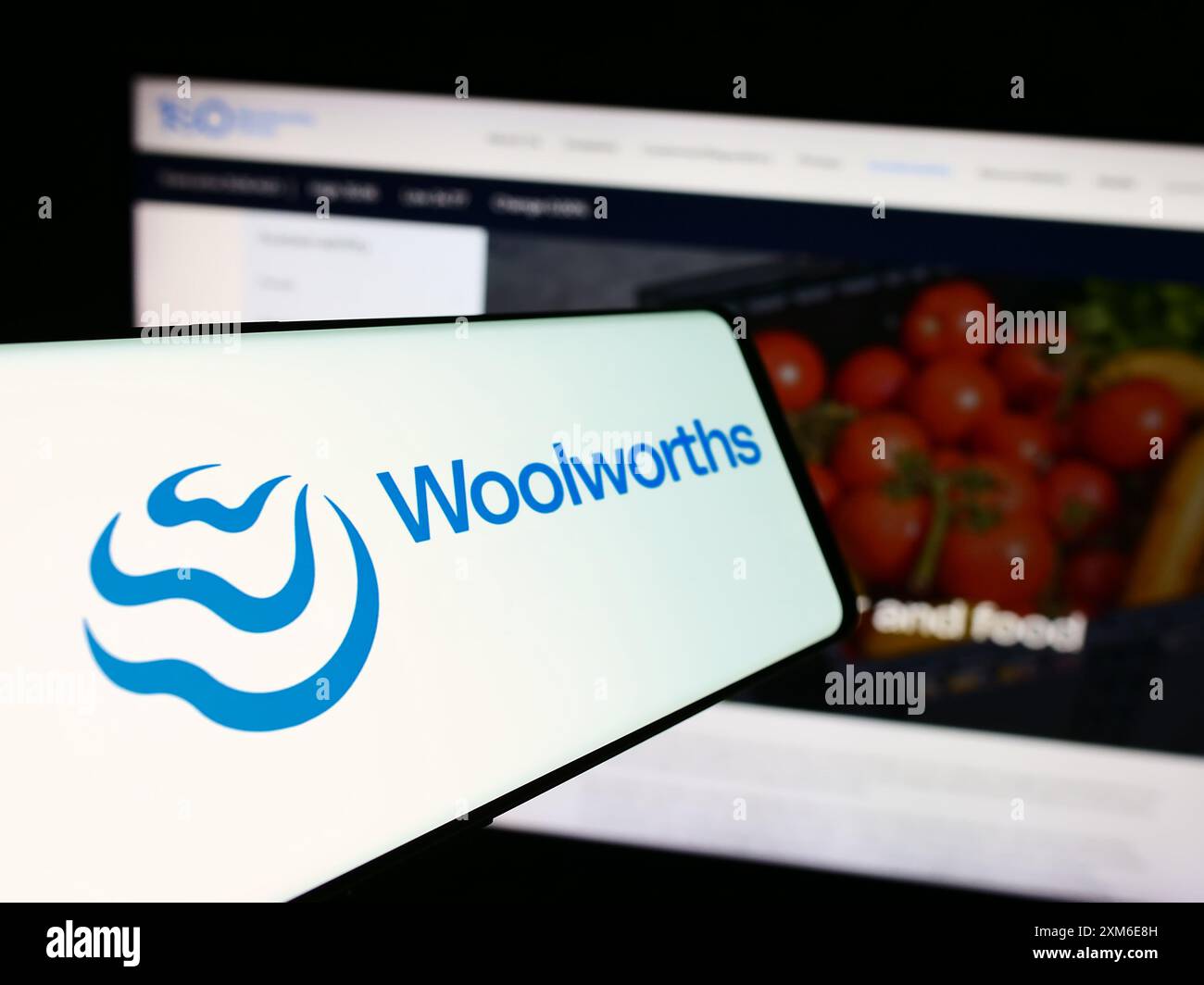 Woolworths supermarket logo hi-res stock photography and images - Alamy