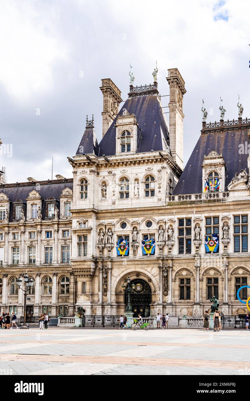 Historical french renaissance architecture hi-res stock photography and ...