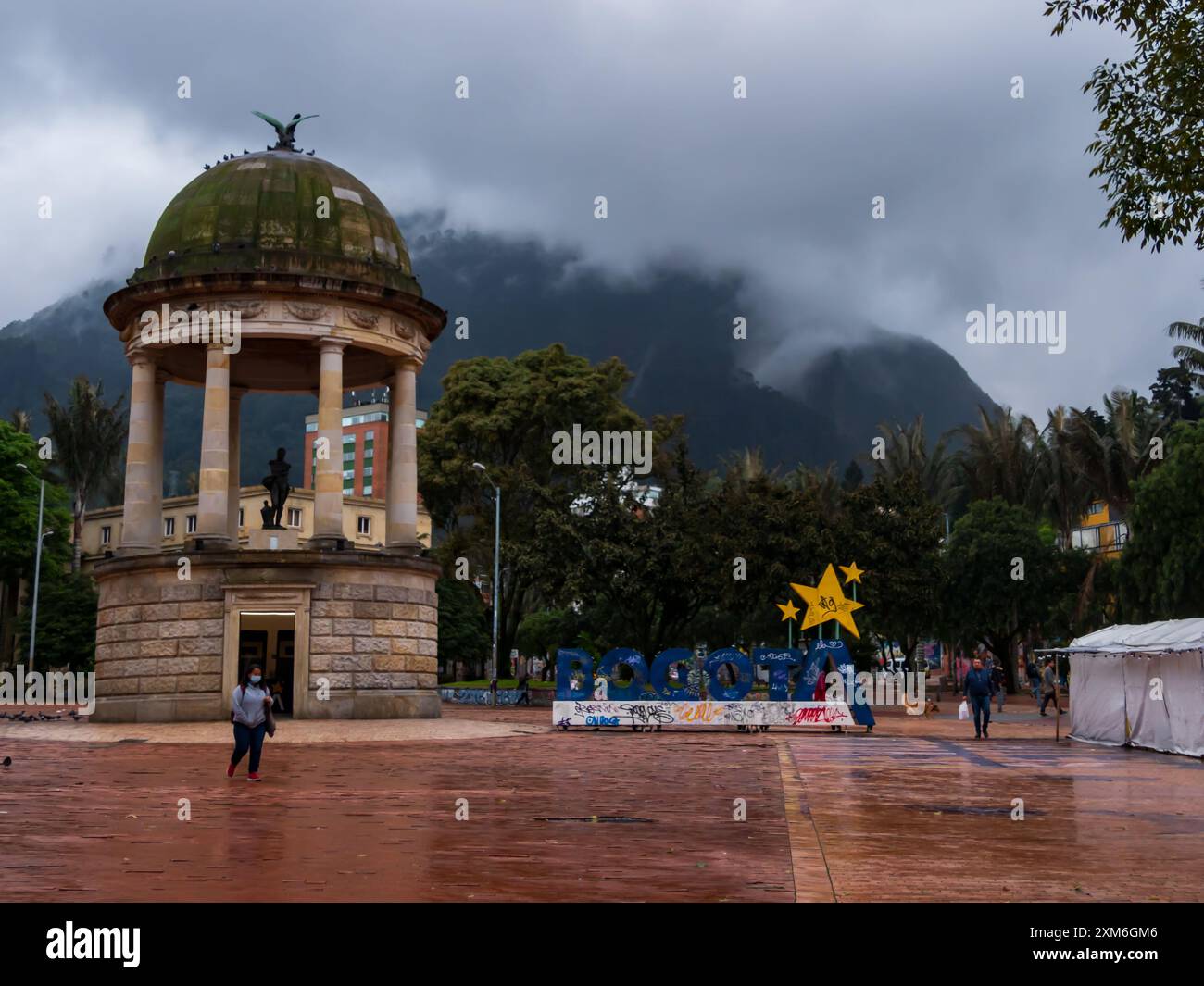 Bogota, Colombia - Nov 30, 2022: Estatua De Simon Bolivar at Parque de Los Periodistas ...
