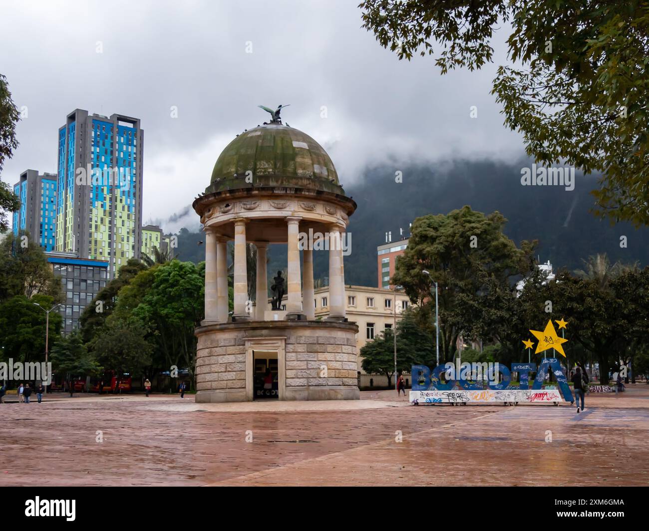 Bogota, Colombia - Dec, 2022: Estatua De Simon Bolivar at Parque de Los Periodistas, Journalists ...