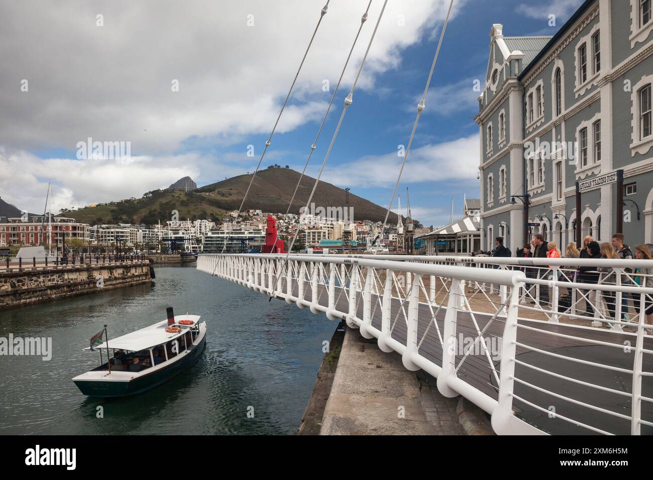 The swing bridge of the Victoria and Albert Waterfront Stock Photo - Alamy