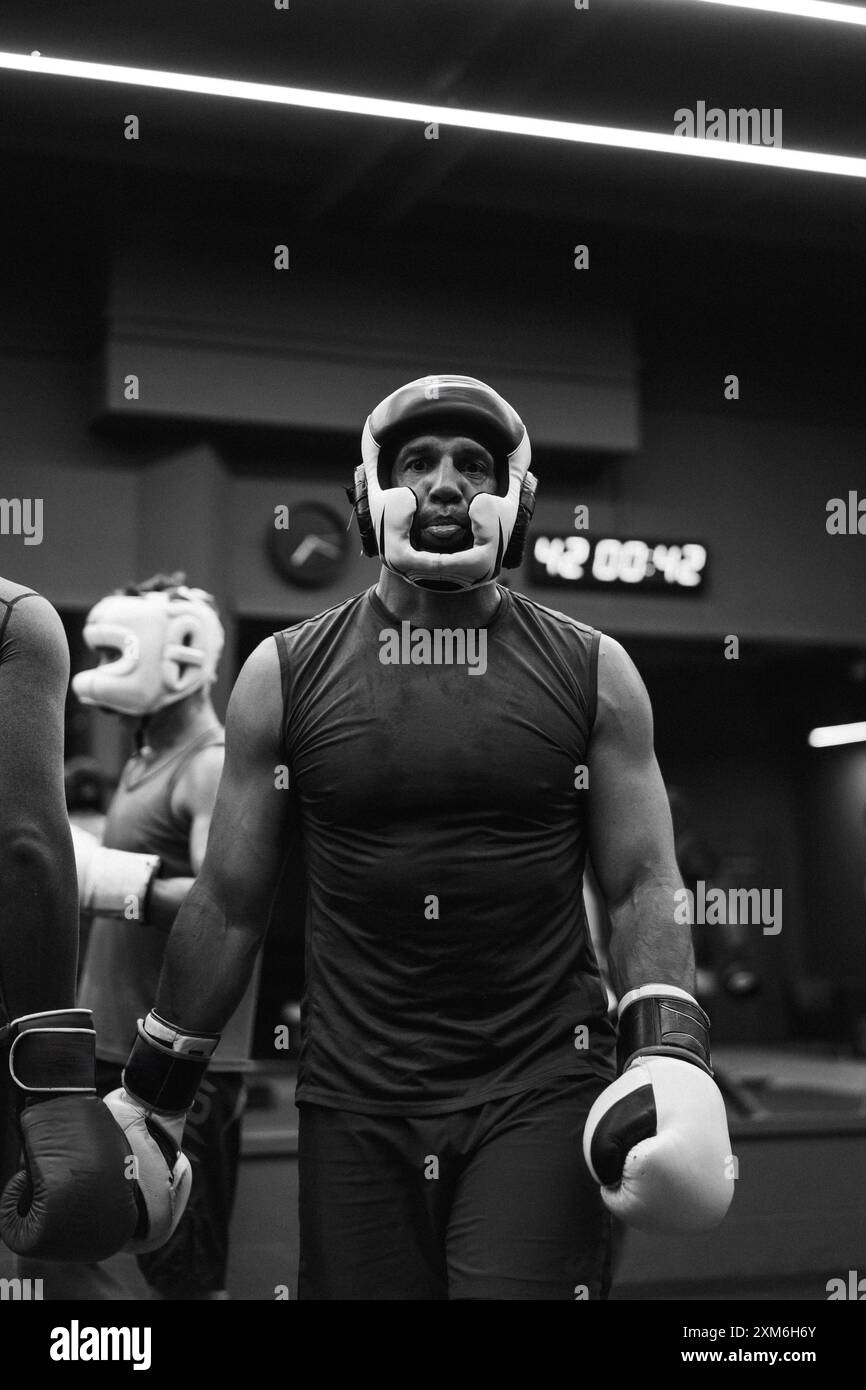 Two men boxers boxing hi-res stock photography and images - Alamy