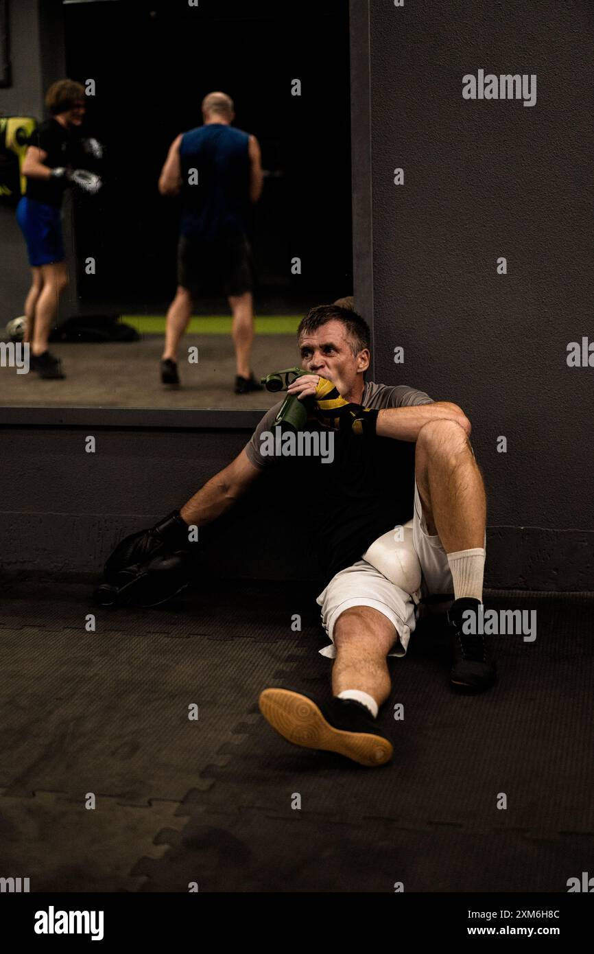 Man boxing gloves fighting hi-res stock photography and images - Alamy