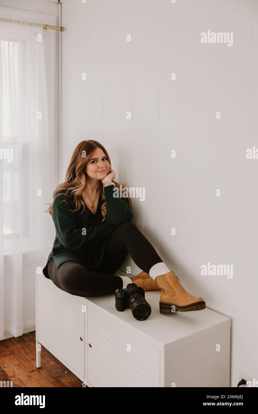 Sitting cabinet hi-res stock photography and images - Alamy
